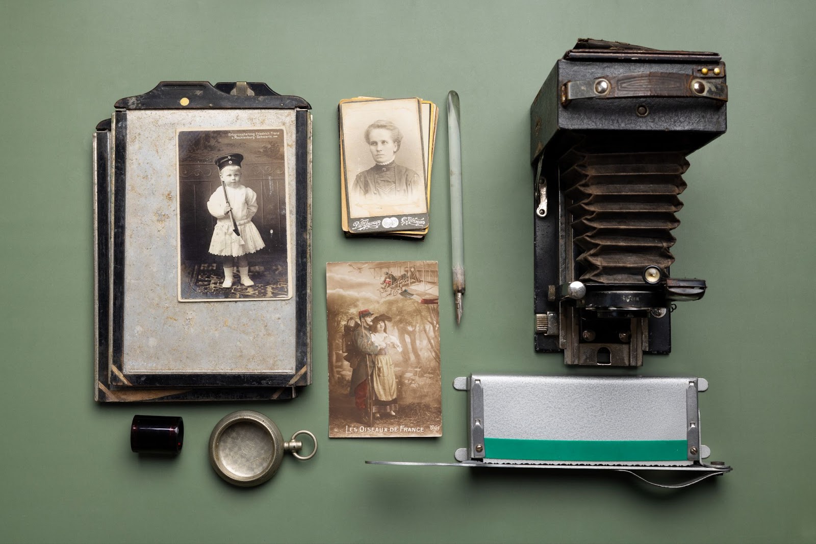What Is a Cabinet Photo: Unveiling Vintage Photography